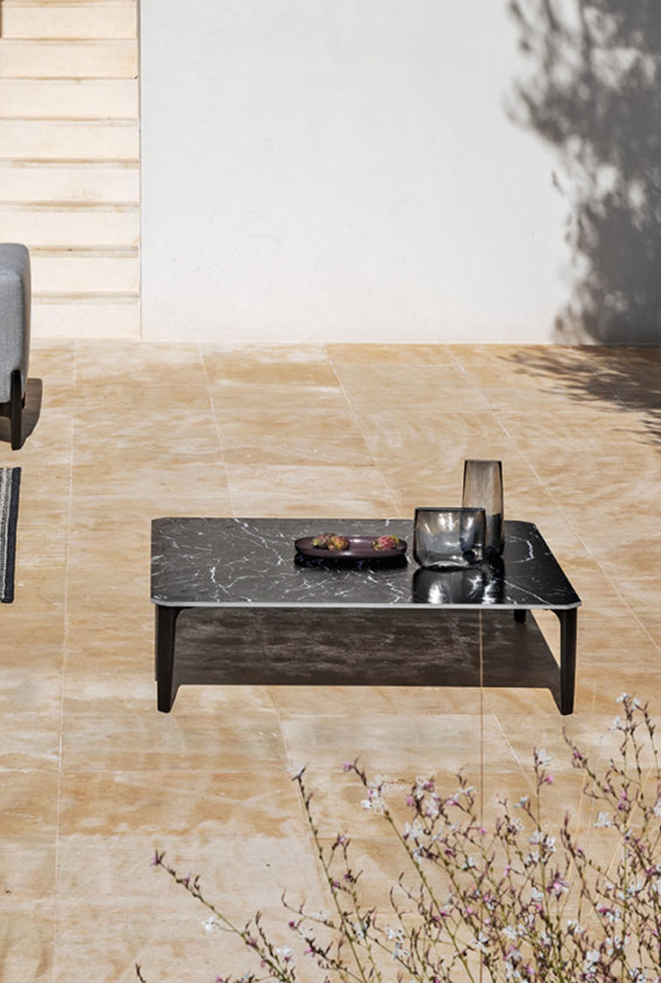 New PUSH table and chair by Myyours: the pleasure of eating outdoors