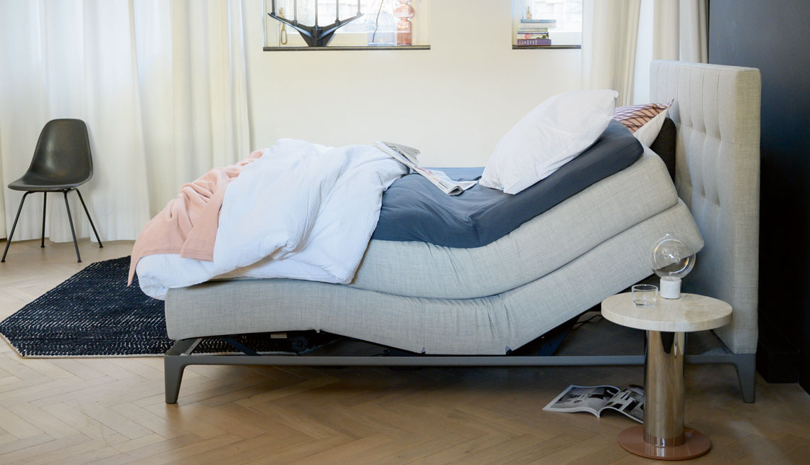 Criade bed by Auping: if only you could sleep with your eyes open