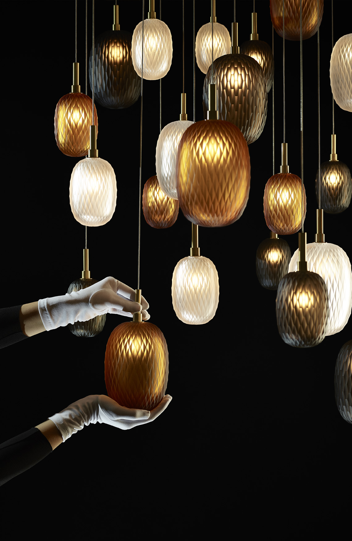 Create your own crystal lighting installation: BOMMA Constellations