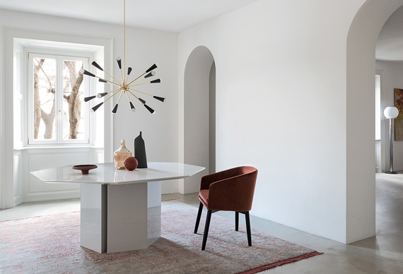 Meridiani Plinto: versatile and customizable sculptural table