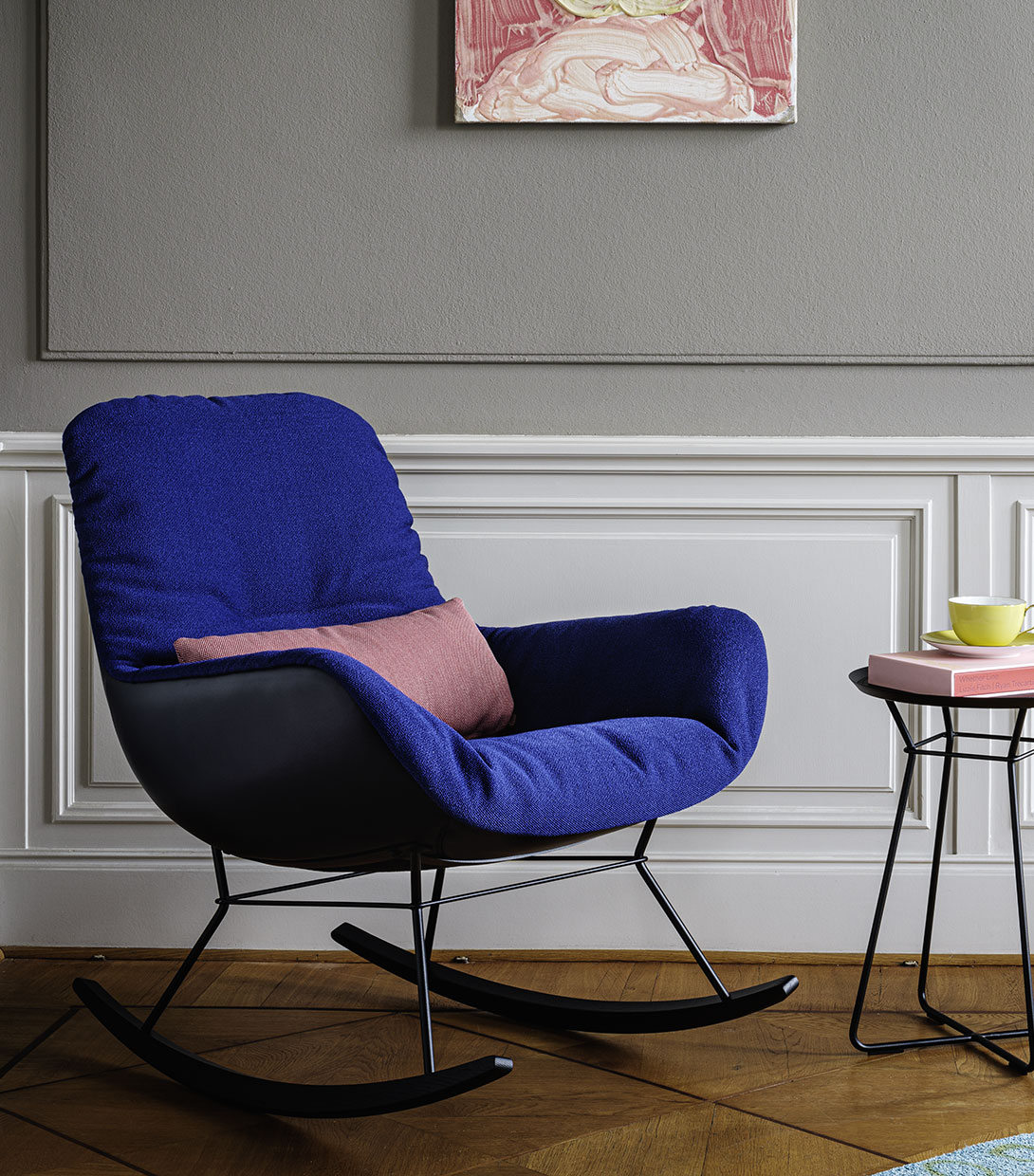 Rocking and swinging chairs: new classics by Freifrau