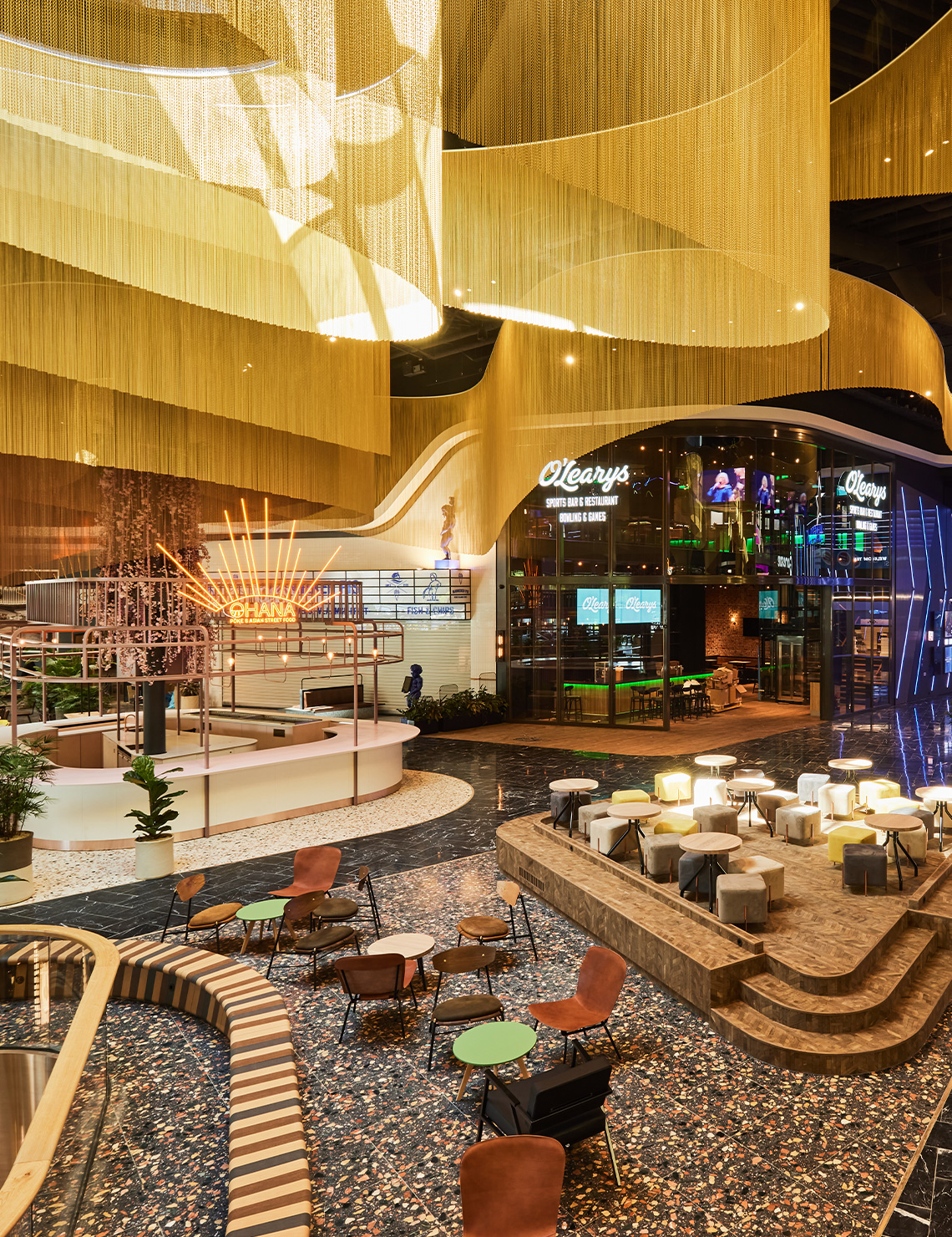 Decorative chains Kriskadecor: from simple geometries to suspended ...