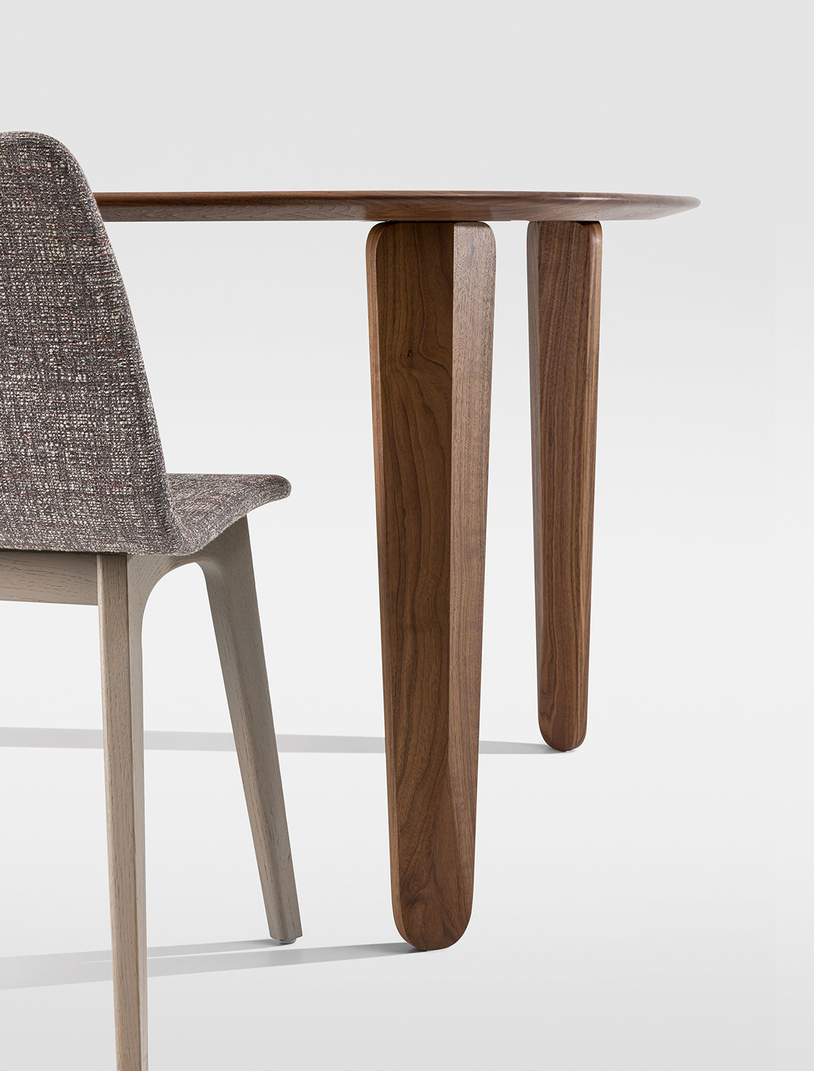 KUYU DINE table: cut diamonds made of solid wood by Zeitraum