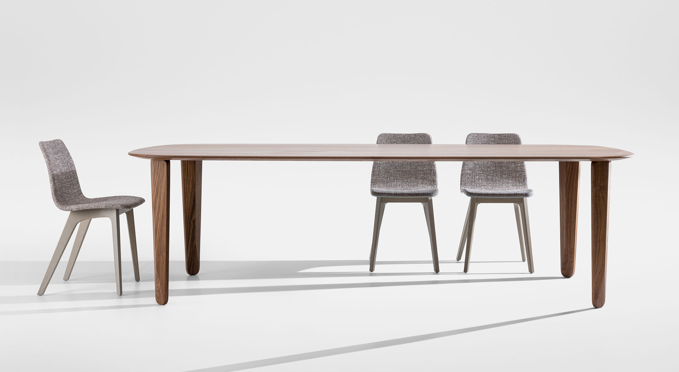 KUYU DINE table: cut diamonds made of solid wood by Zeitraum
