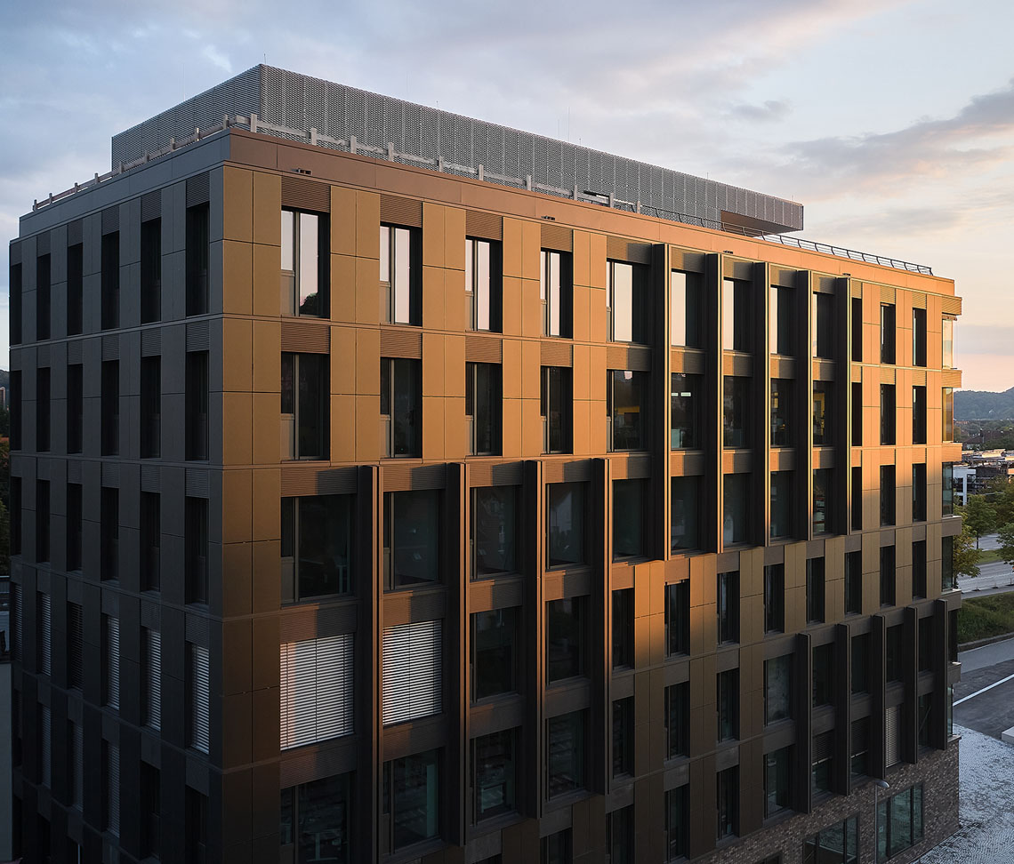 Rendi attivo l’involucro dell’edificio, convertendo la luce in energia