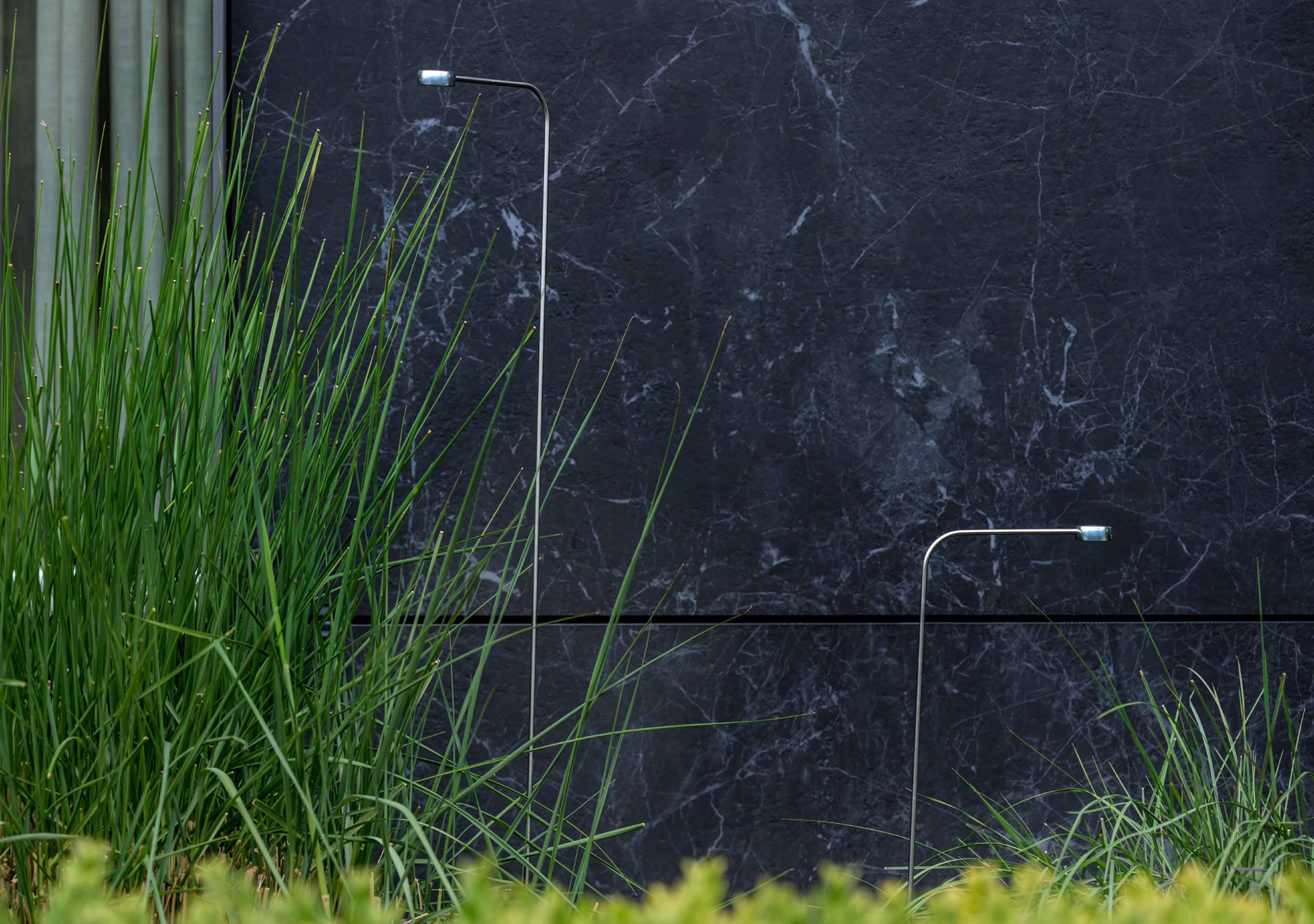 DOT by Platek: hyper minimalistic outdoor lamp