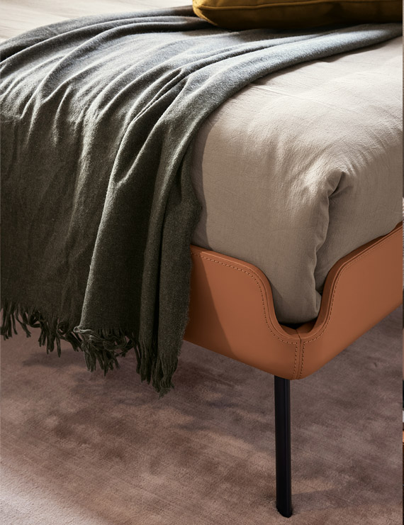 Gabri bed by Bolzan: classic in materials and finishes, contemporary in ...