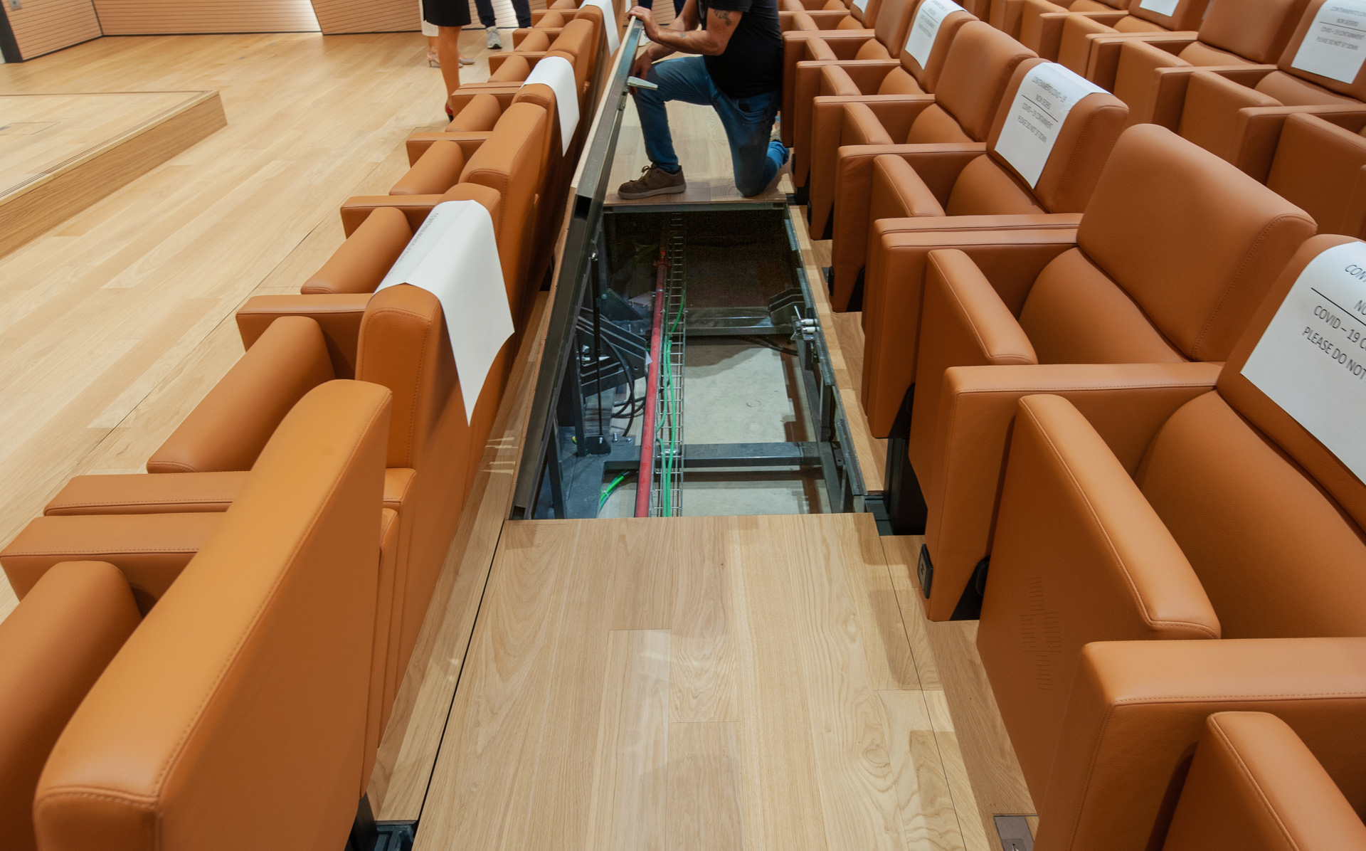 Glueless laying system for wooden floors: Clip up System by Garbelotto