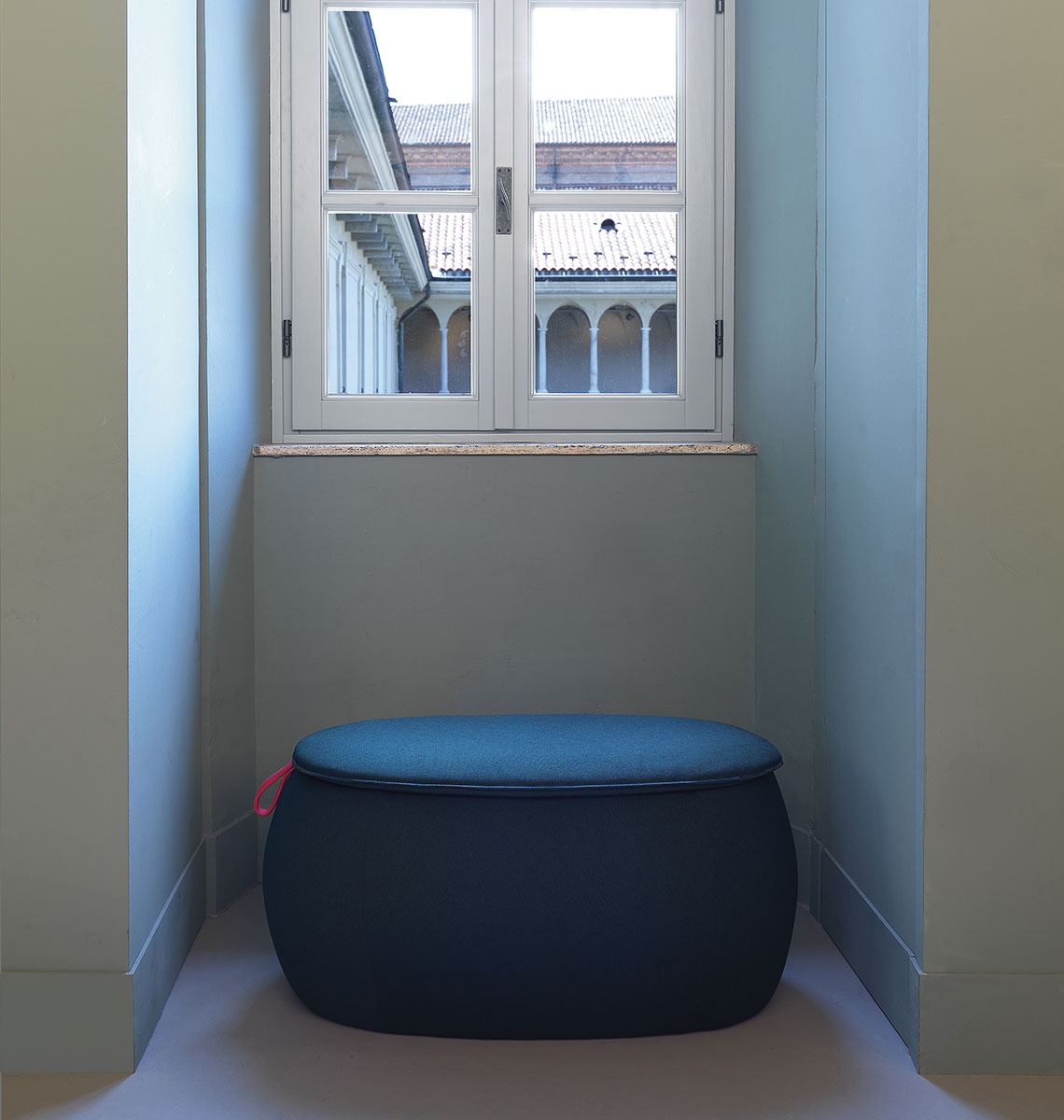 Seats made of sound-absorbing materials by Caimi