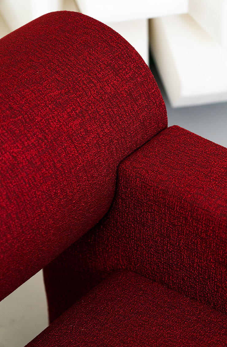 Seats made of sound-absorbing materials by Caimi