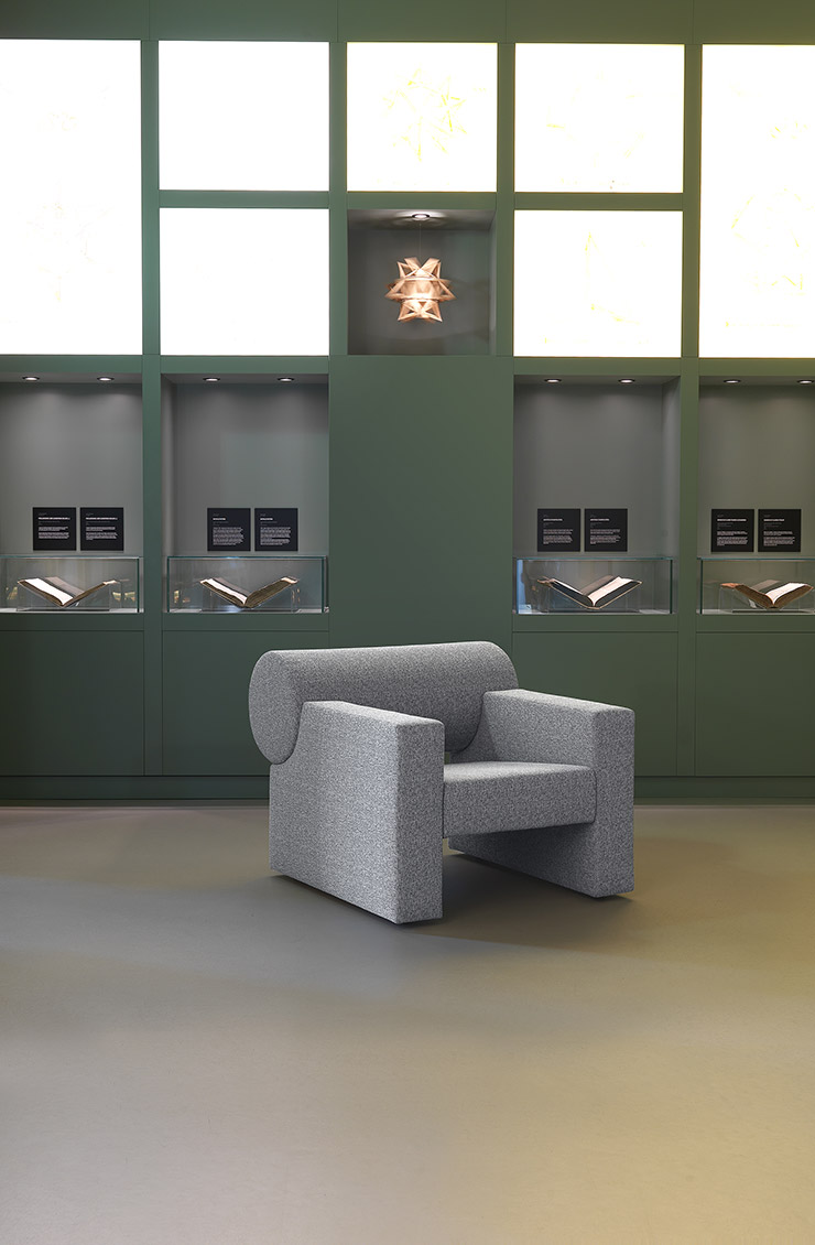 Seats made of sound-absorbing materials by Caimi