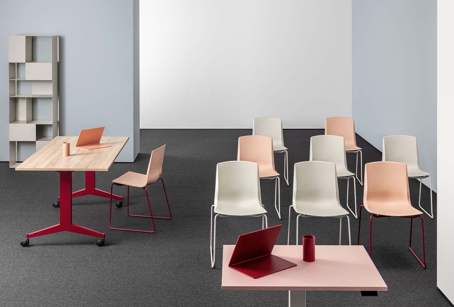 Mara tables, chairs and modular accessories for all uses
