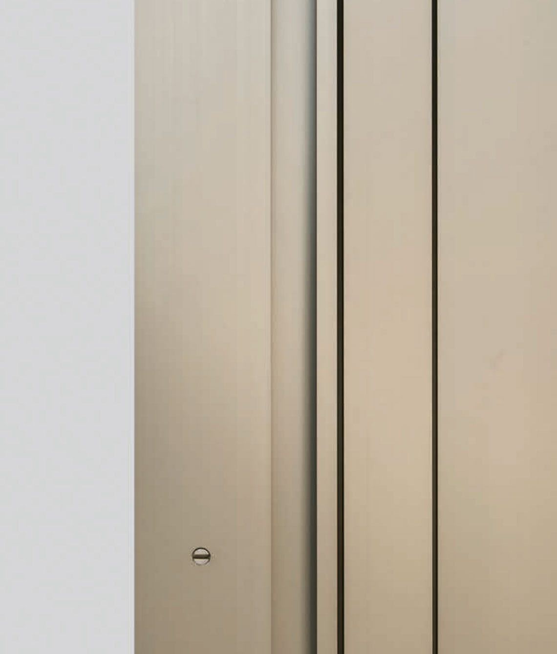 Aluminium Skydoors: the door that reaches for the sky by Oikos
