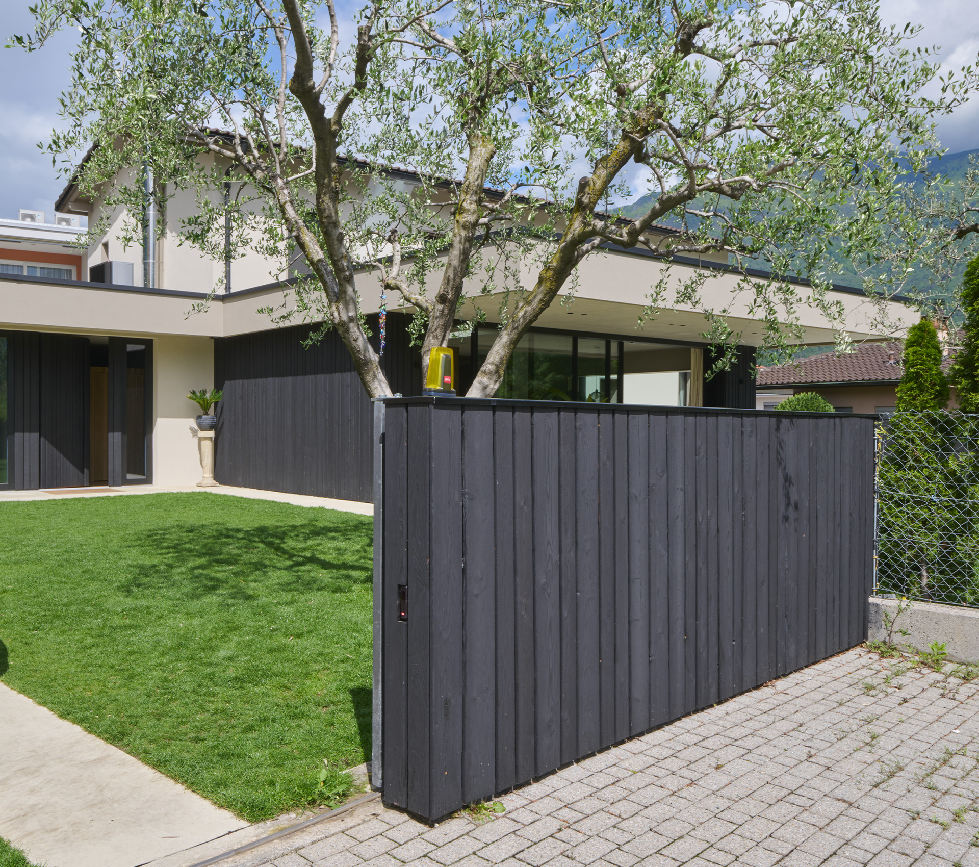 Burnt wood cladding, environmentally sustainable and durable: Ardes ...