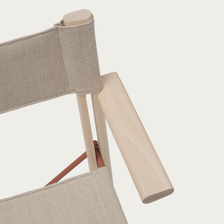 Bacchette, a reinterpretation of the safari chair and director's chair ...