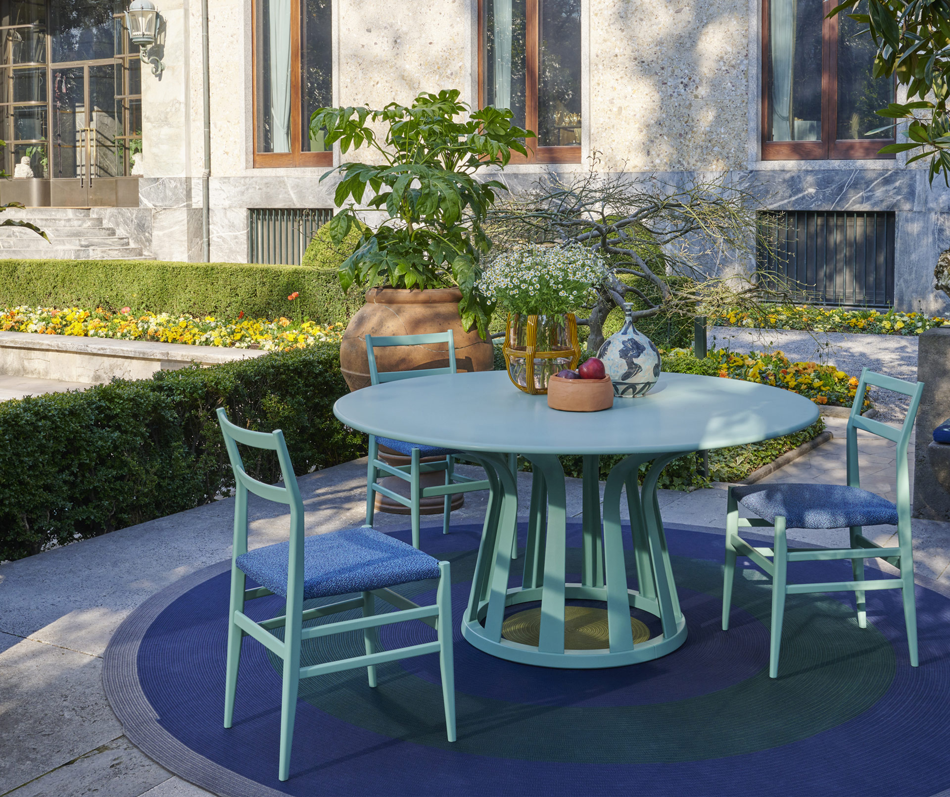 The Cassina Perspective Goes Outdoor