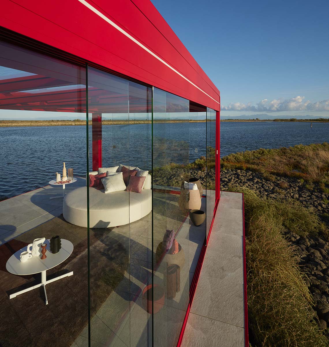 Sunlight by KE: the glass room that removes the boundaries between in ...