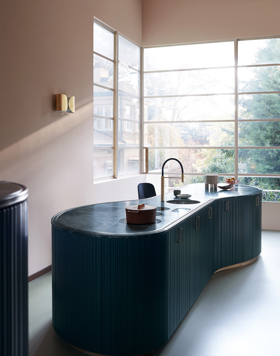 Tangram, a new concept of sinuosity to kitchen design - Cesar