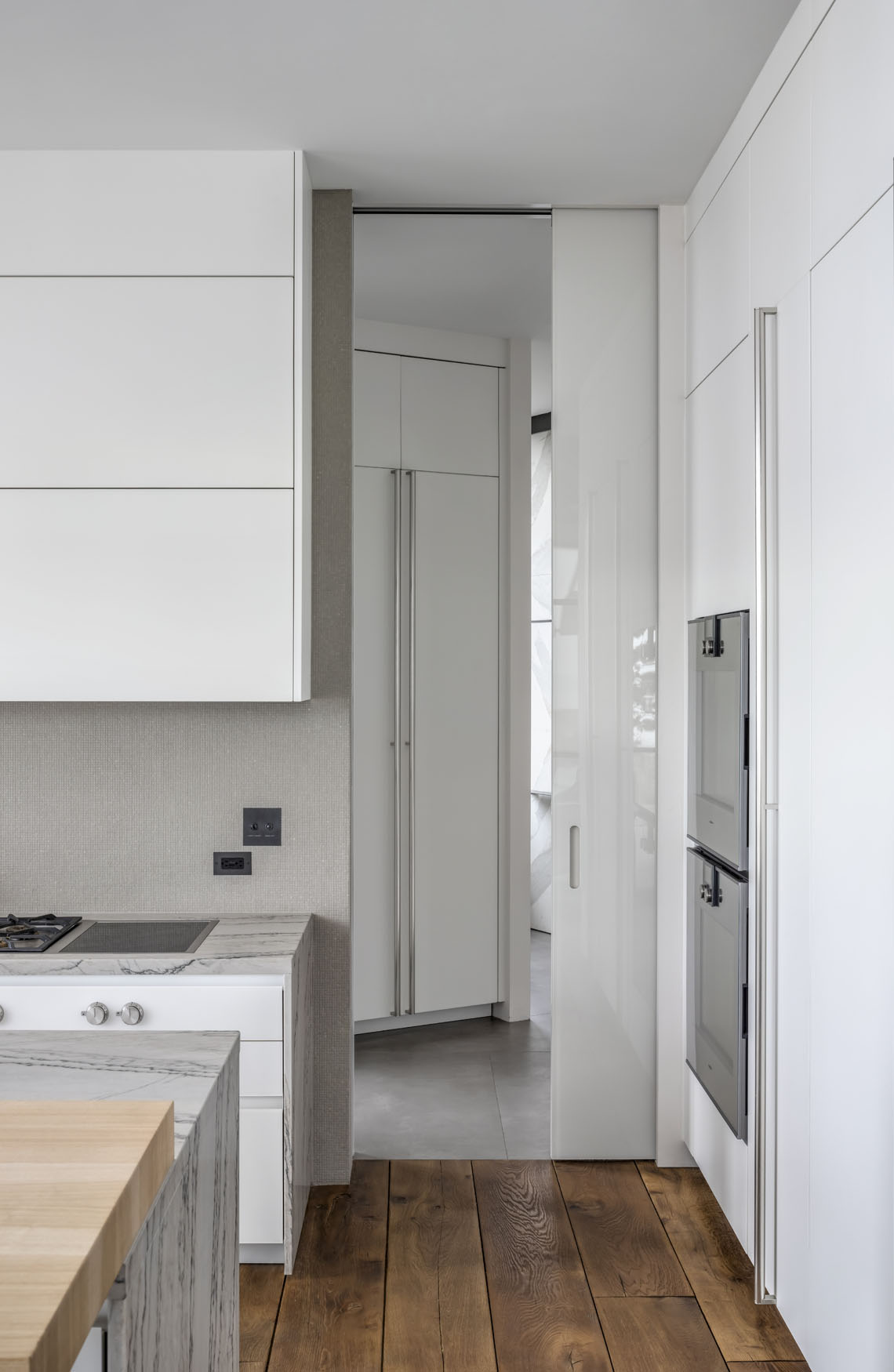 LINVISIBLE, Villa Dunegrass: hinged, sliding and pivoting, full heigh ...