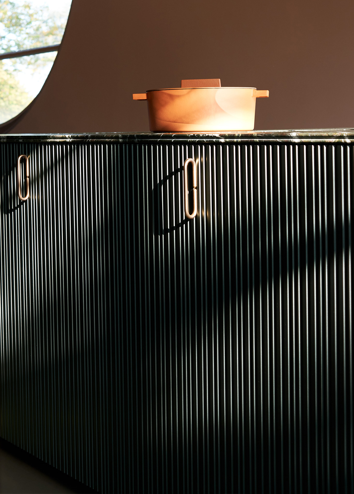 Tangram, a new concept of sinuosity to kitchen design - Cesar