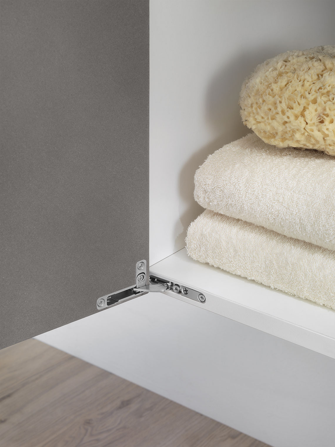 Air, the concealed hinge by Salice: refined aesthetics, small size