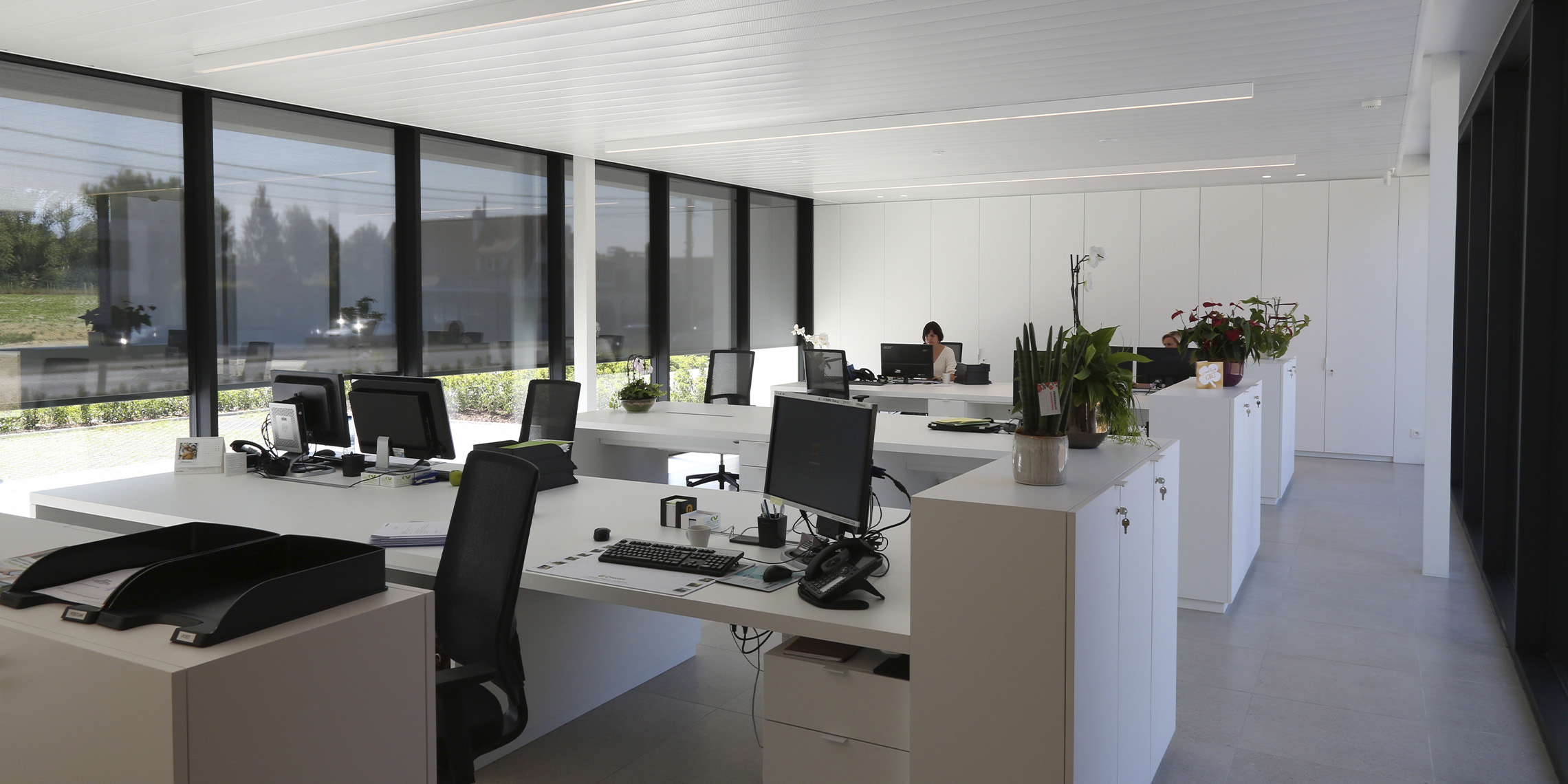 Maximise daylight, minimise overheating: Renson solar sunscreens
