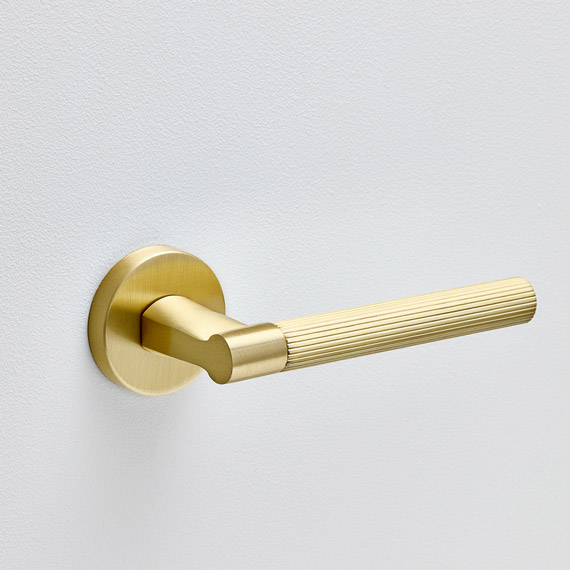 Hey brass handles: the new sophisticated and eclectic collection by Manital