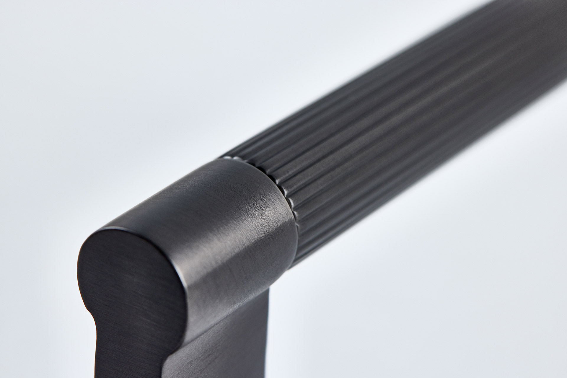 Hey brass handles: the new sophisticated and eclectic collection by Manital