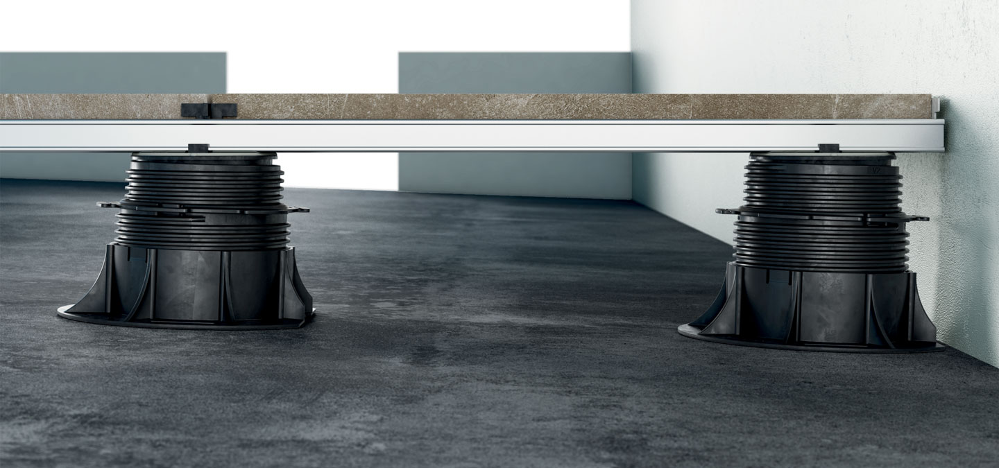 Pedestal Prime adjustable and self-levelling support by Eterno Ivica: speeds up the laying phase