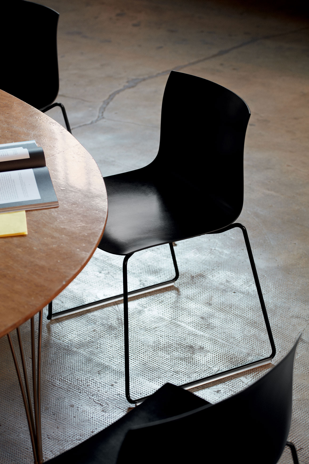 Arper presenta Catifa Carta, ridefinendo la bellezza: Scarica i cataloghi delle novità 2024