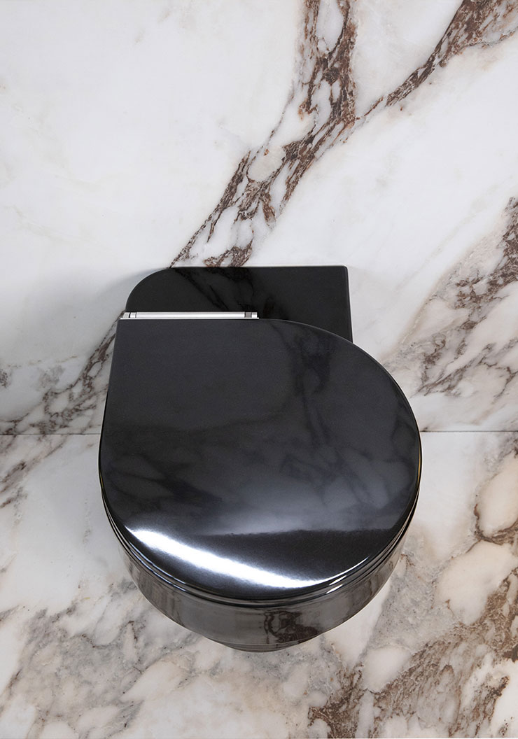 Trone unveils its colorful washbasins, reinventing the bathroom experience