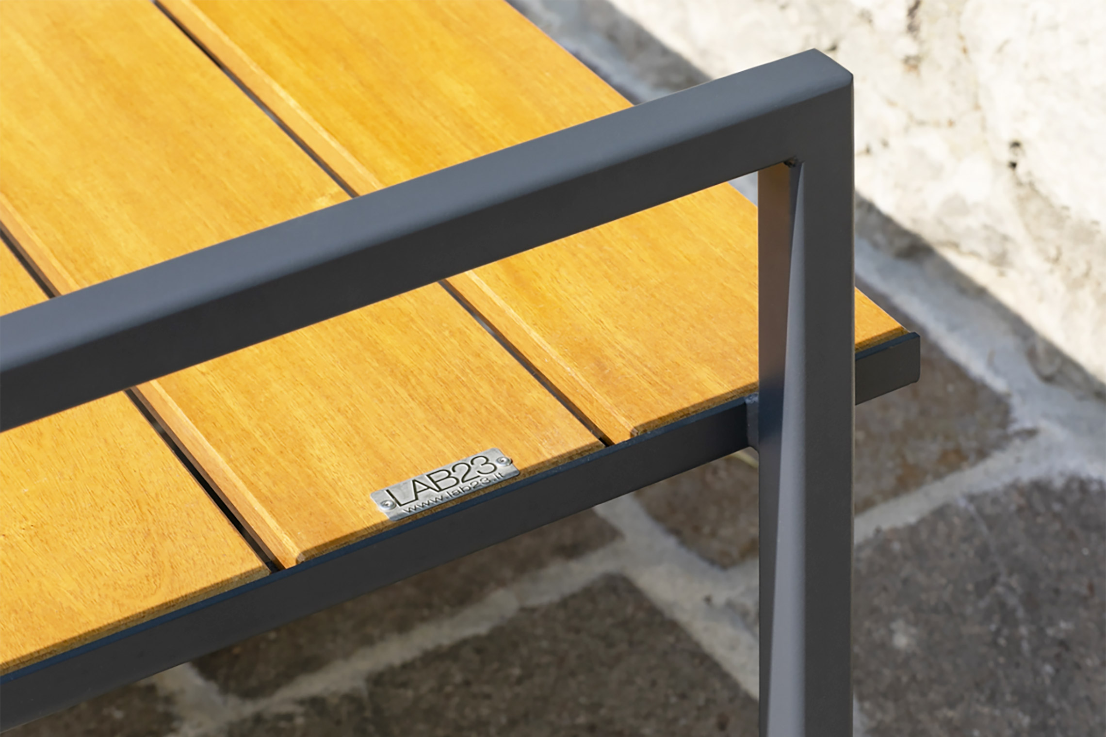 Street furniture with minimalist lines: new collection Domino by LAB23