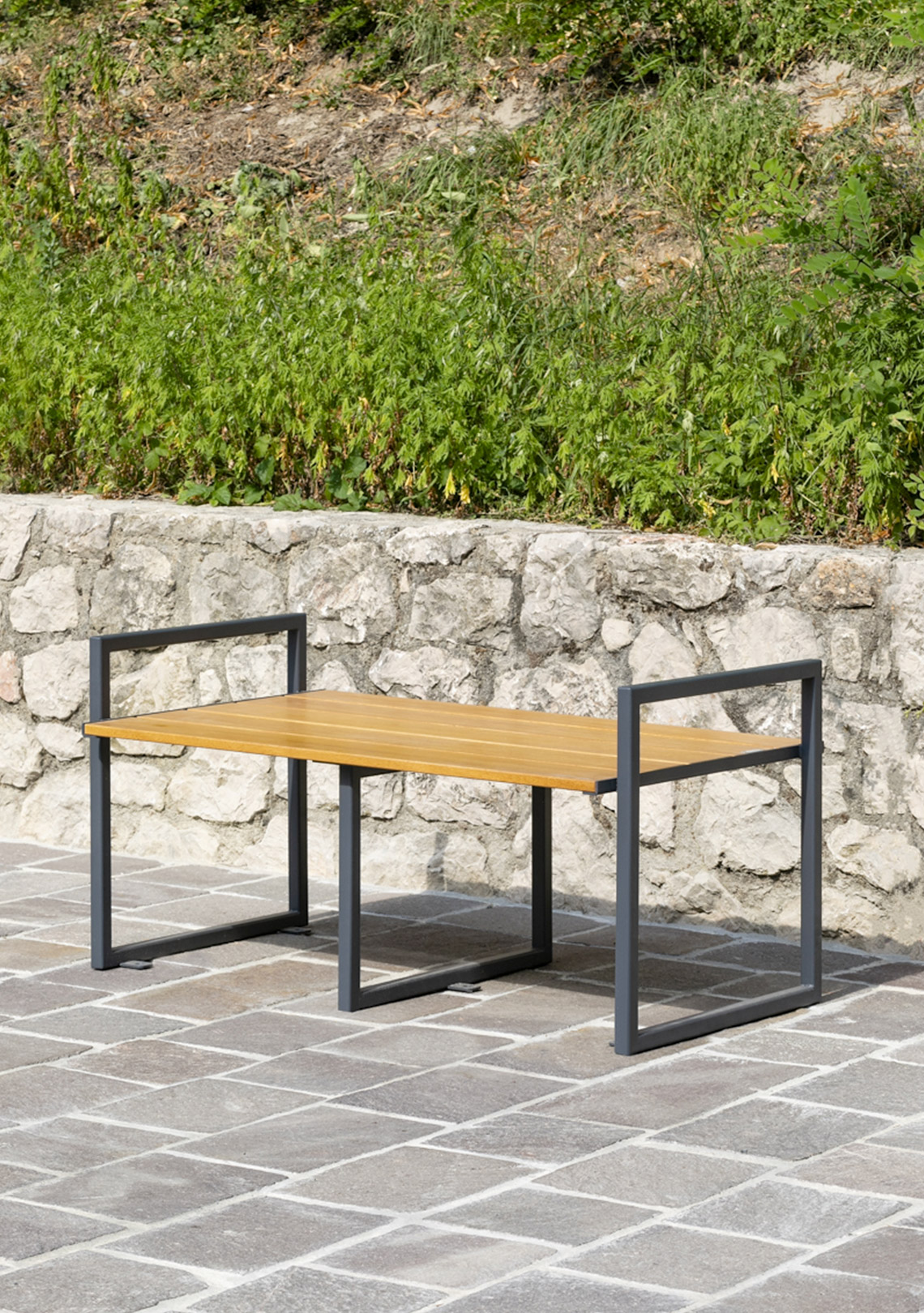 Street furniture with minimalist lines: new collection Domino by LAB23