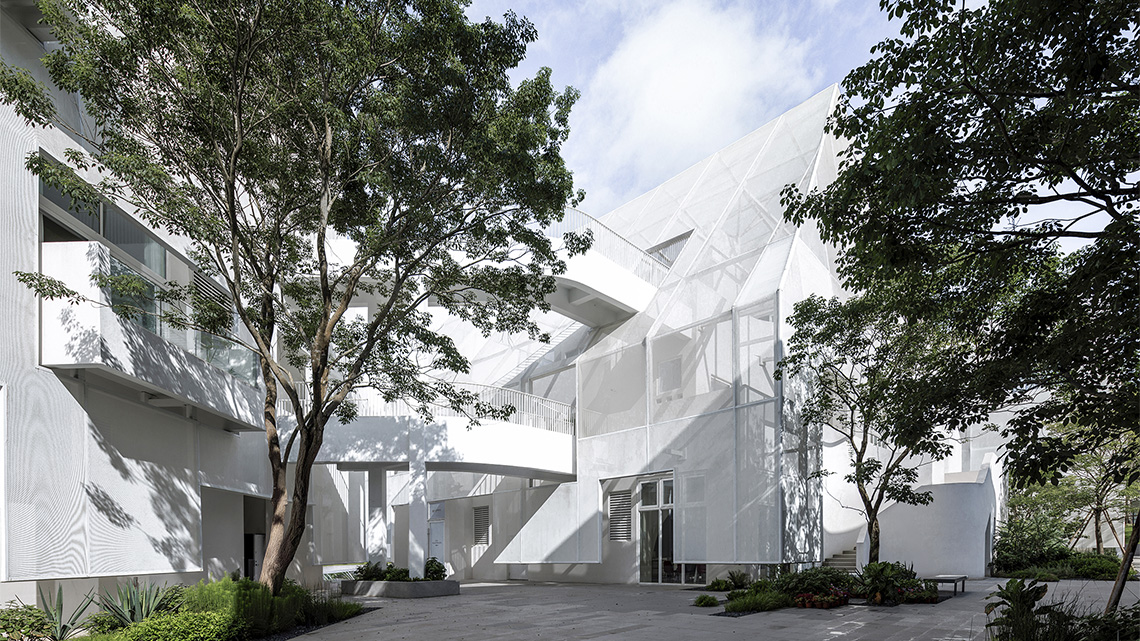 Mesh-structure membrane for textile facades: Tenseo Frontside 381 by ...