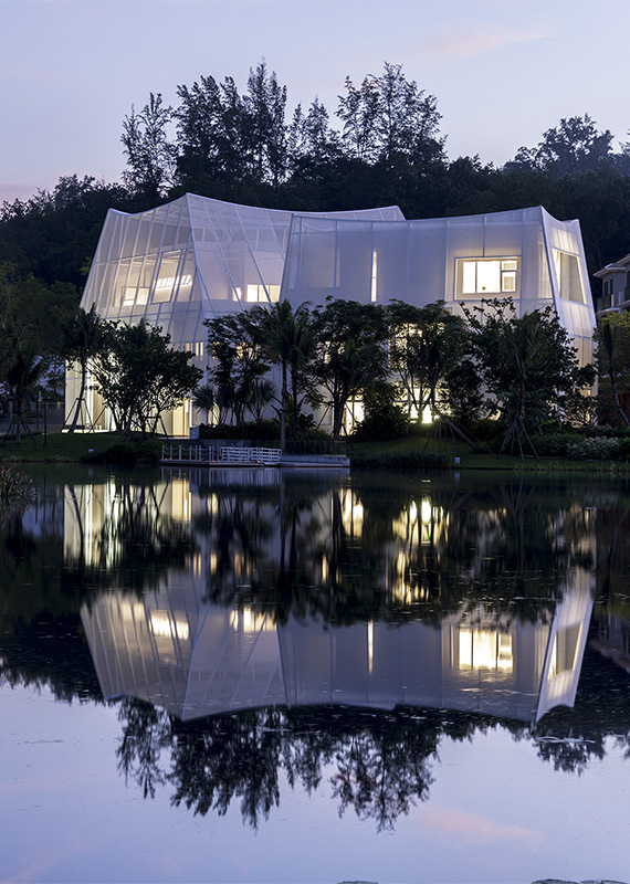 Mesh-structure membrane for textile facades: Tenseo Frontside 381 by ...