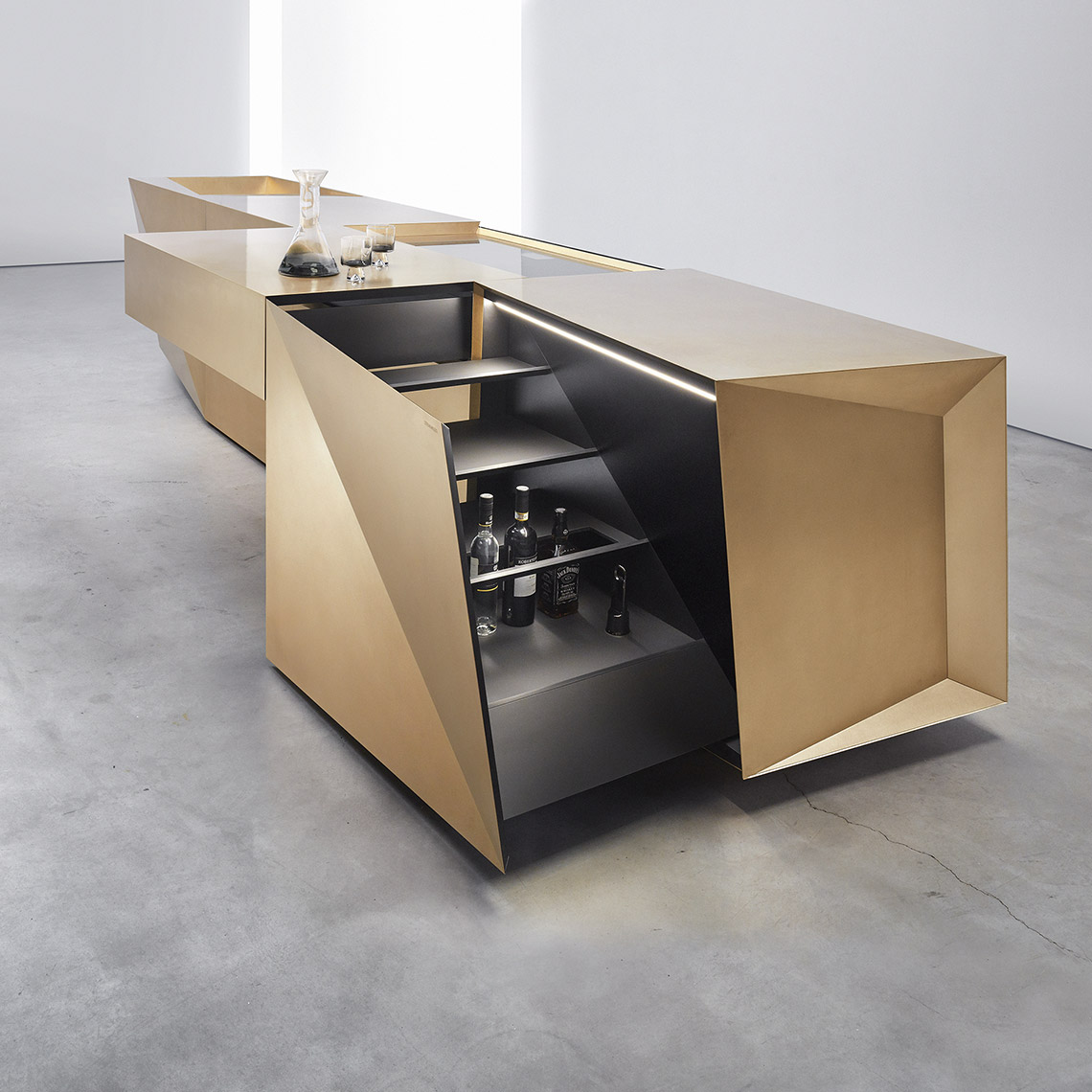 The kitchen as a sculptural object: FOLD by Steininger
