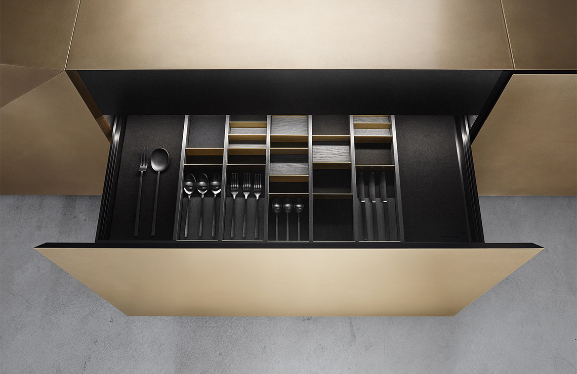 The kitchen as a sculptural object: FOLD by Steininger