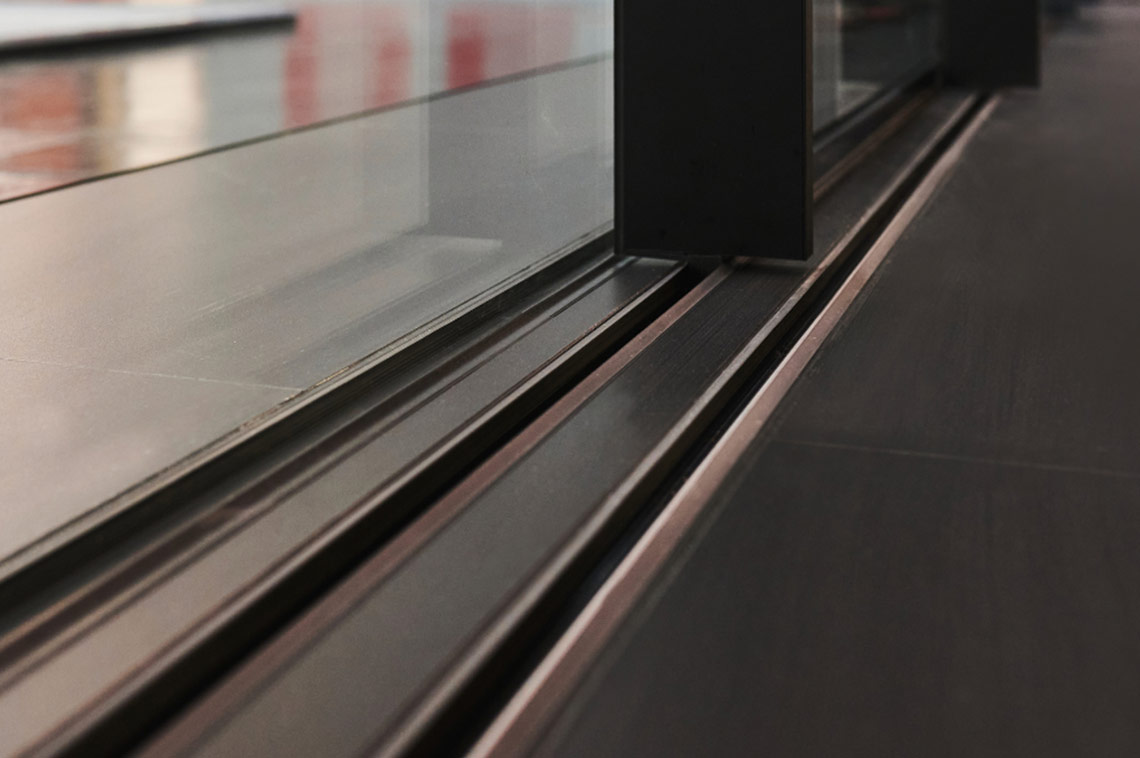 Keller minimal windows NGS: new development of frameless sliding windows