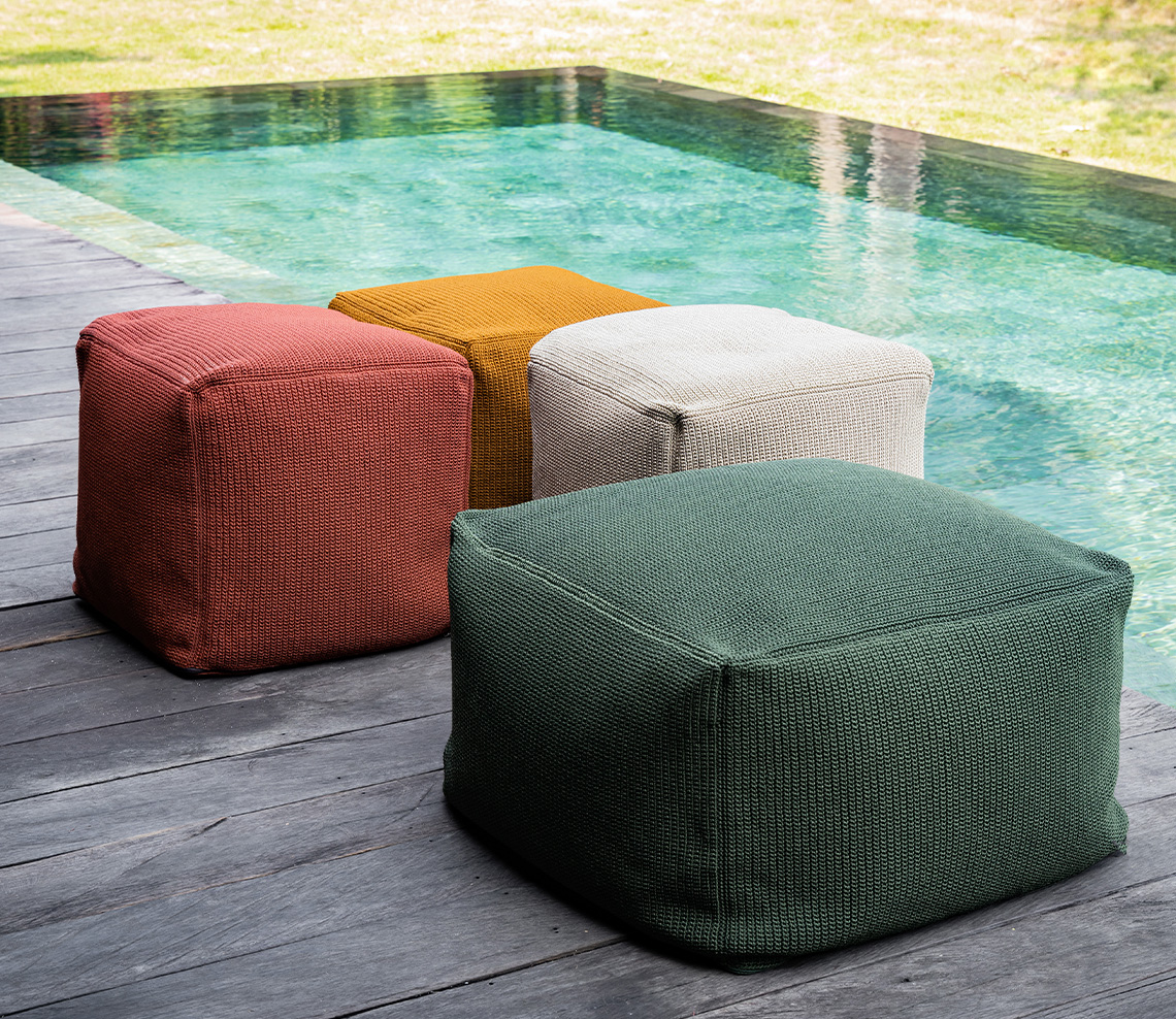 Outdoor benches, poufs and carpets: Viareggio, an outburst of vitality ...