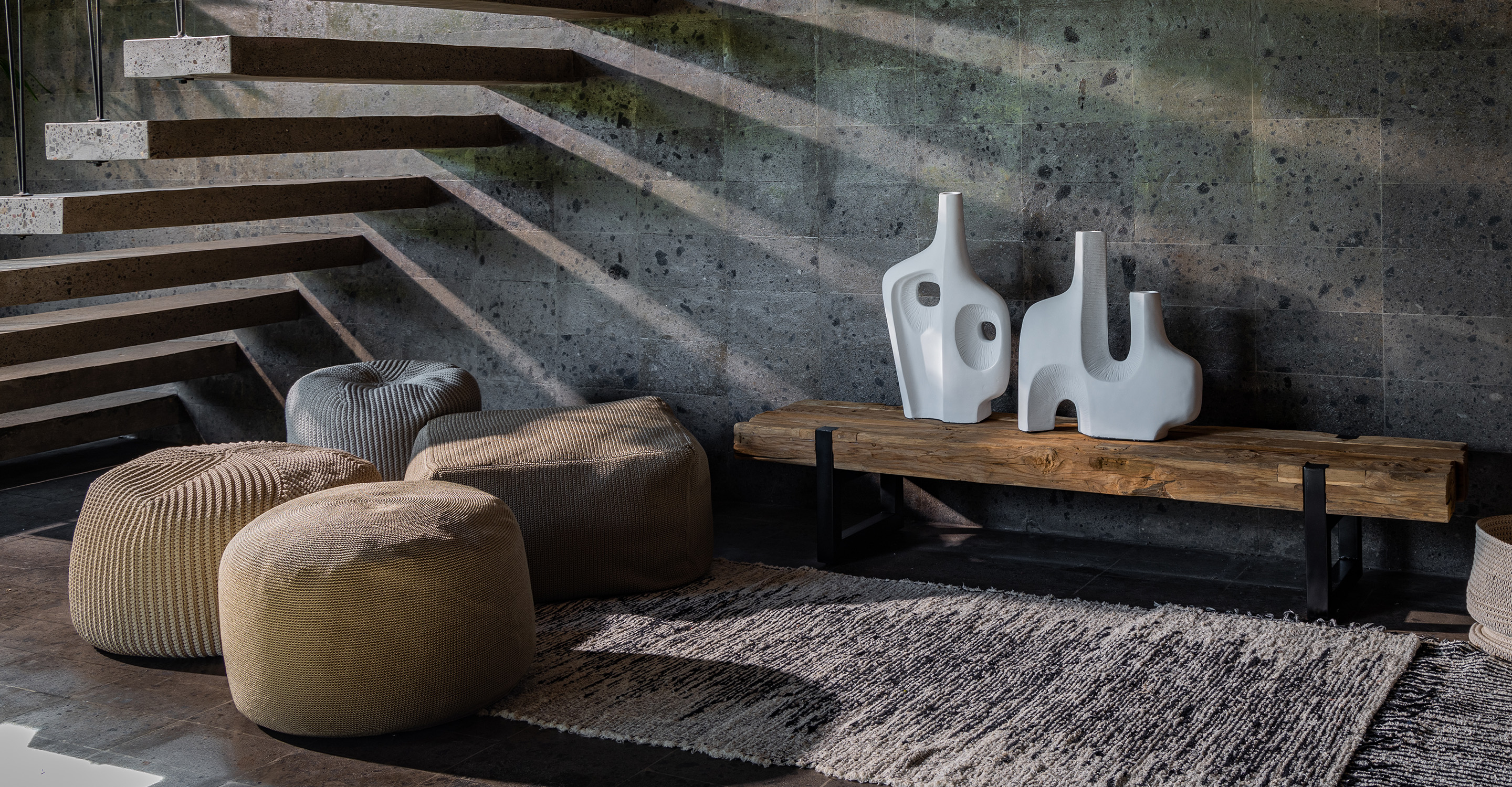 Outdoor benches, poufs and carpets: Viareggio, an outburst of vitality ...