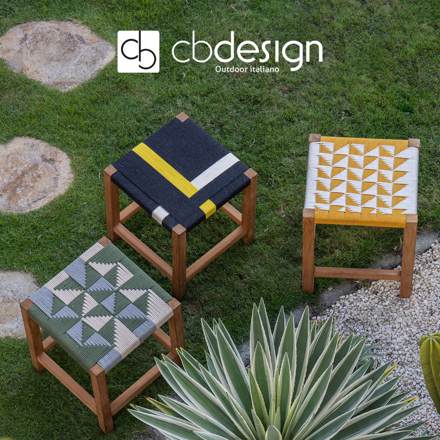 Outdoor benches, poufs and carpets: Viareggio, an outburst of vitality ...