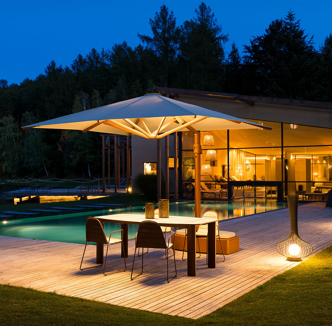 Crema parasols and outdoor furniture: rough finishes and recycled ...