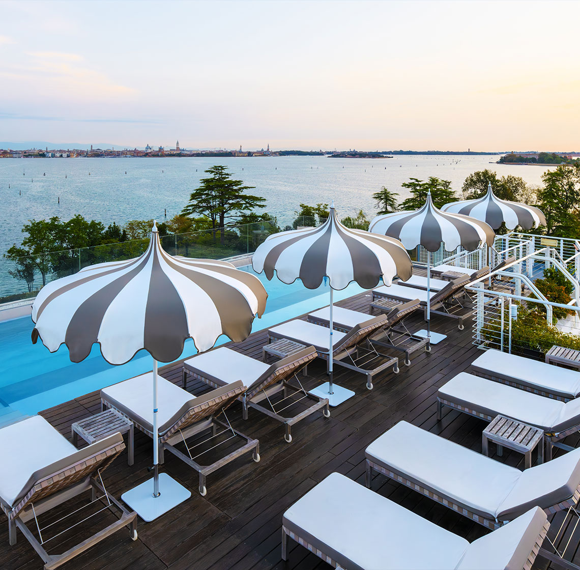 Crema parasols and outdoor furniture: rough finishes and recycled ...