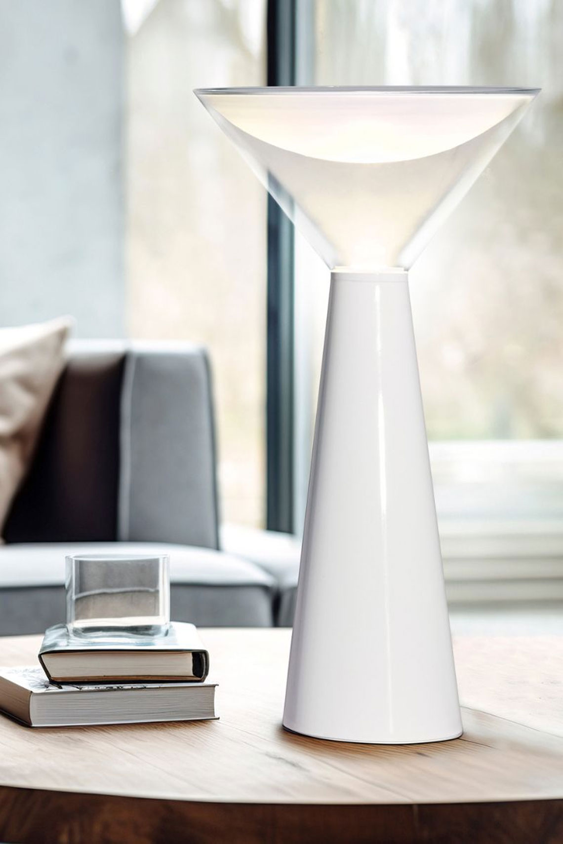 Icone lighting: geometric shapes and finishes to suit any context
