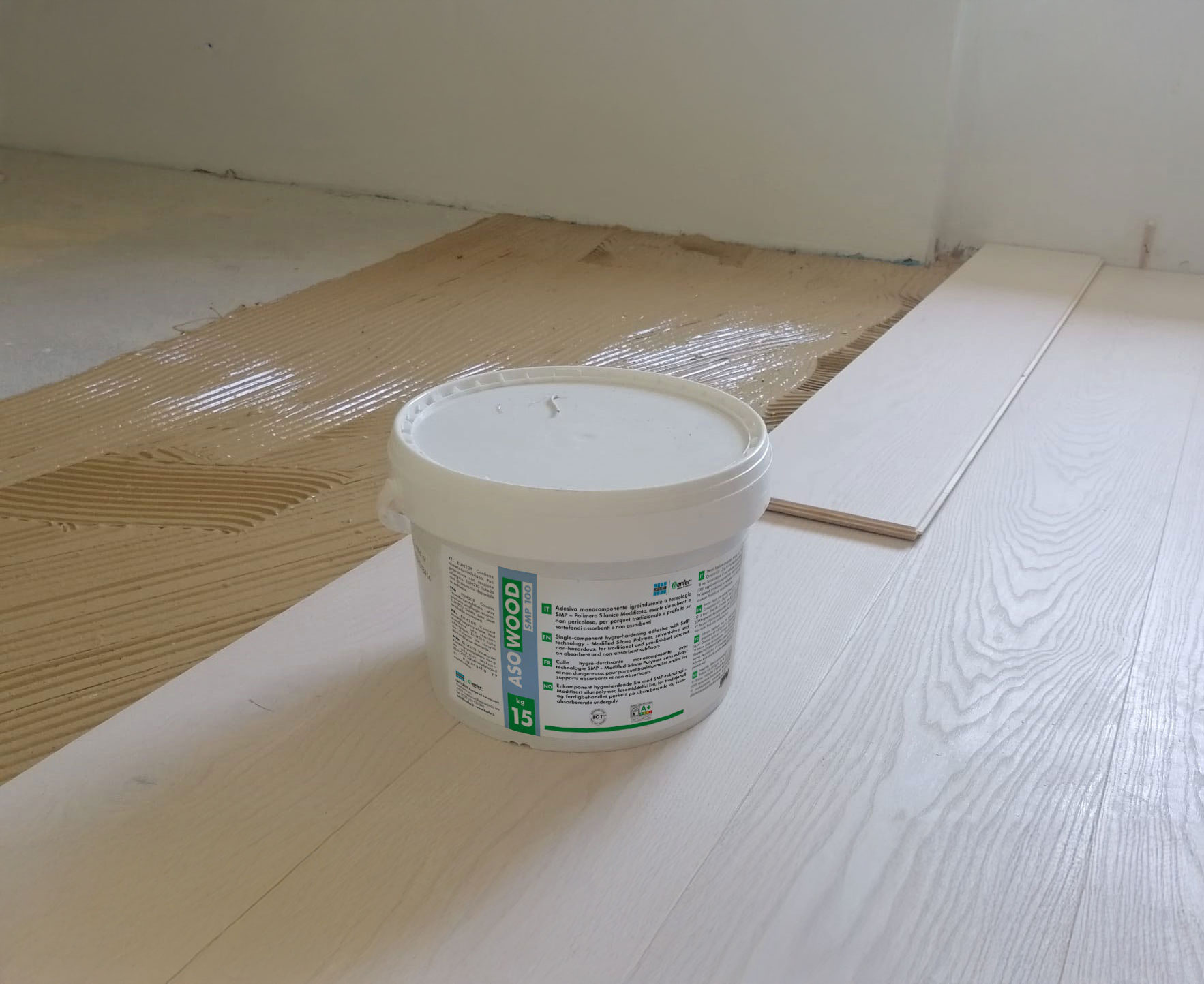 AsoWood, professional adhesives for parquet laying - BENFER - Laticrete