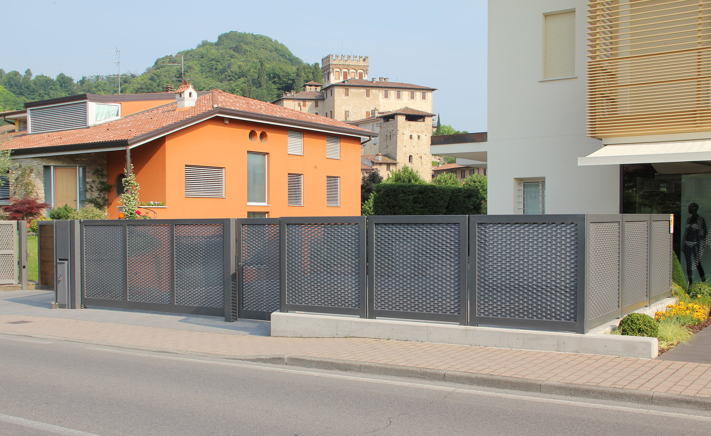 Recinzioni in lamiera stirata Fils per proteggere i tuoi spazi