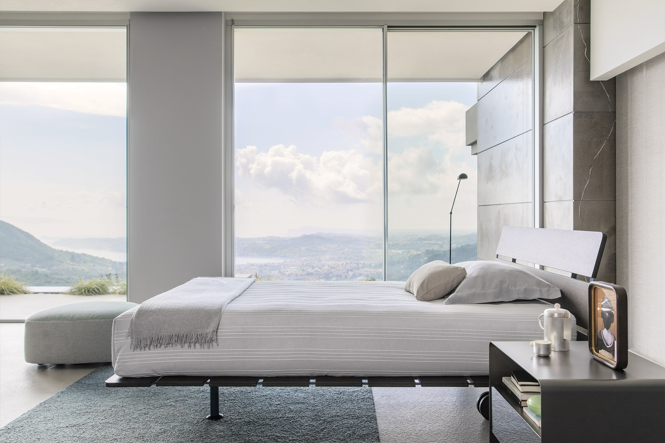 The new Flou catalogue of single and transformable beds: comfort ...