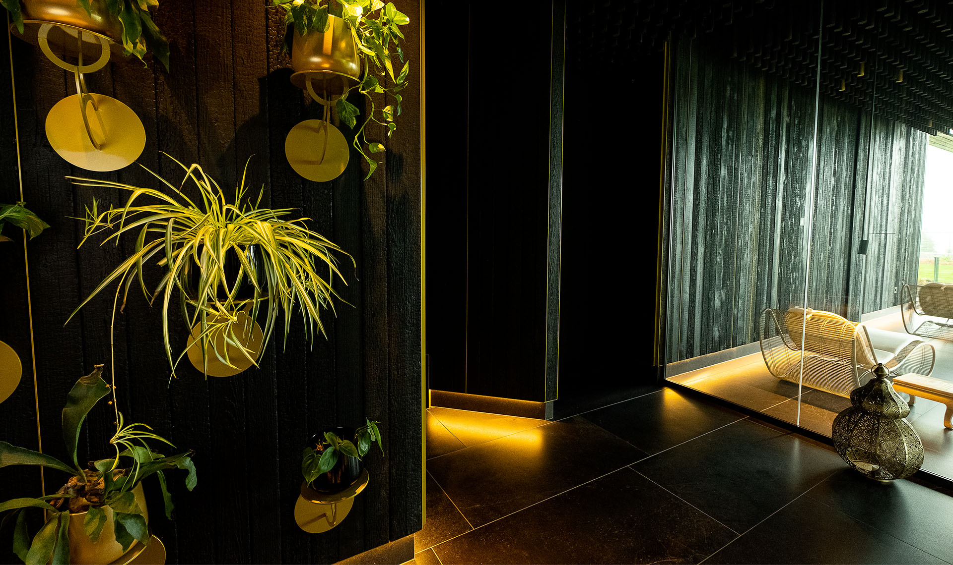 Burnt wood coating Ardes Dry: the patented Italian Shou Sugi Ban by Sapiens