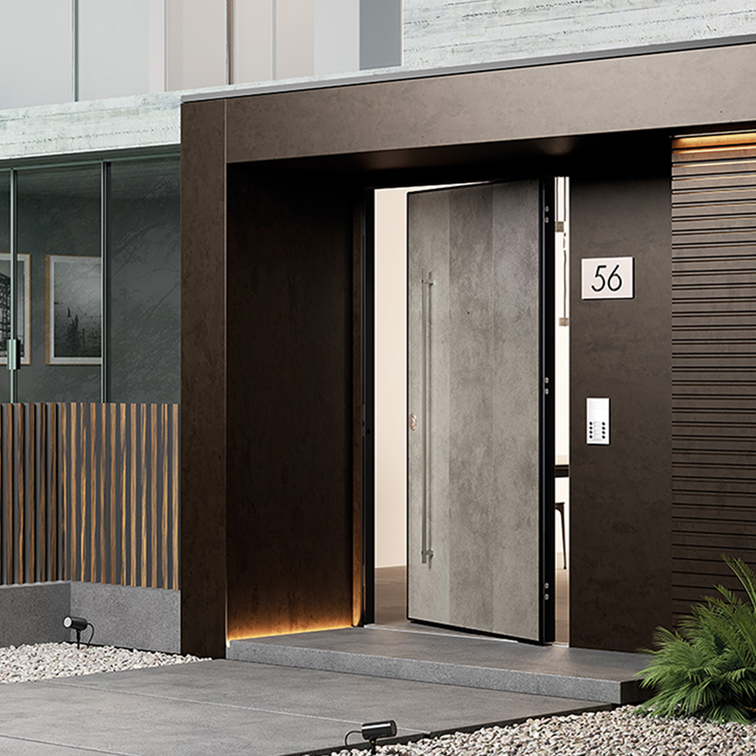 Security pivot door for openings up to 4 meters Di.Big