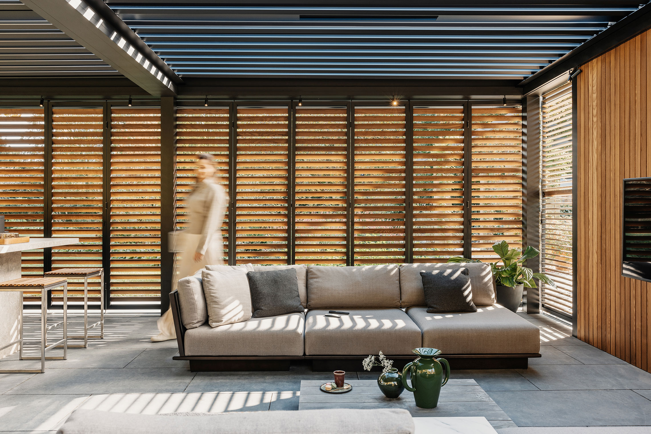 Architectural design for exclusive outdoor living: Amani by Renson
